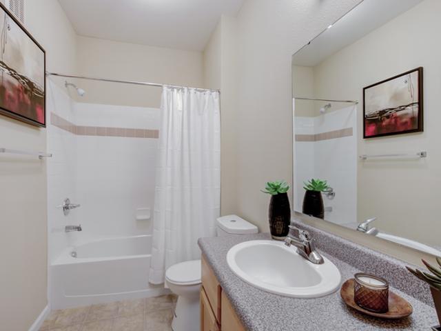 Overlook at Valley Ridge Apartments 2 Bedroom Apartment for Rent at 6810 Valley Ridge Dr, Indianapolis, IN 46237 I65 South Emerson