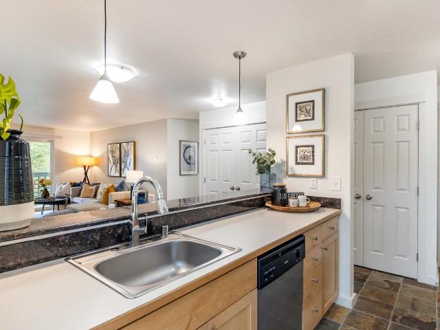 Overlook at Westridge 2 Bedroom Apartment for Rent at 600 Sw Kenyon St, Seattle, WA 98106 Highland Park