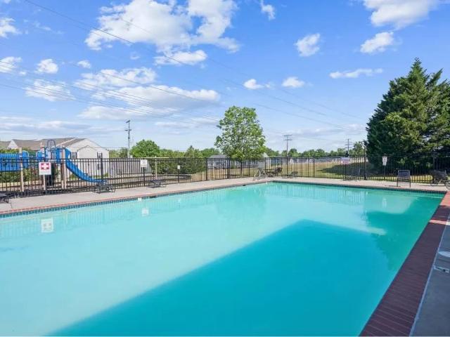 Overlook at Brook Run I & II 3 Bedroom Apartment for Rent at 1900 Cliffbrook Ln, Richmond, VA 23227