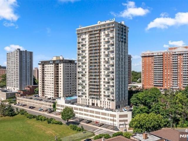Overlook Ave Apt C, Hackensack, Condo For Sale