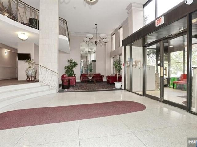 Overlook Ave Apt D, Hackensack, Condo For Sale
