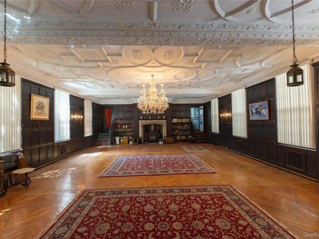Overlook Cir, New Rochelle, Home For Sale