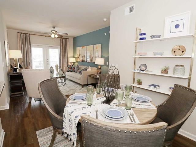 Overlook Exchange 2 Bedroom Apartment for Rent at 6455 De Zavala Rd, San Antonio, TX 78249