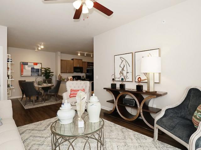Overlook Exchange 3 Bedroom Apartment for Rent at 6455 De Zavala Rd, San Antonio, TX 78249