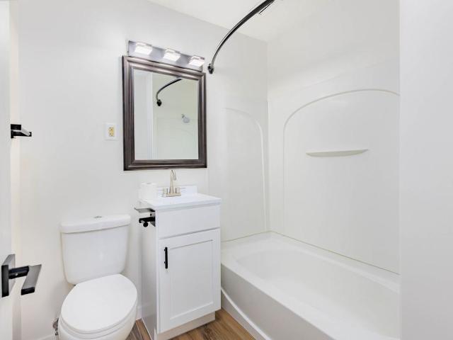 Overlook on 100 2 Bedroom Apartment for Rent at 2524 Highway 100 S, St. Louis Park, MN 55416 Birchwood