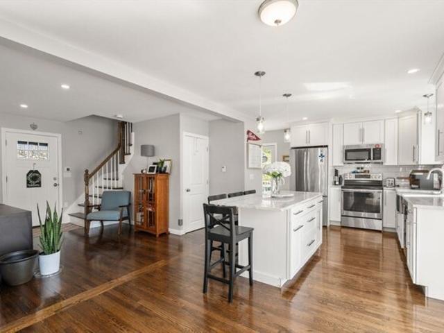 Overlook Rd, Waltham, Home For Sale