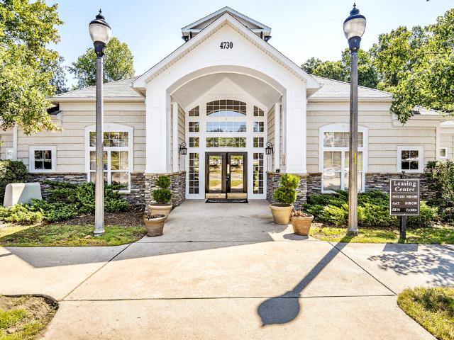 Overlooke at Simms Creek Apartments 1 Bedroom Apartment for Rent at 4730 Archean Way, Raleigh, NC 27616