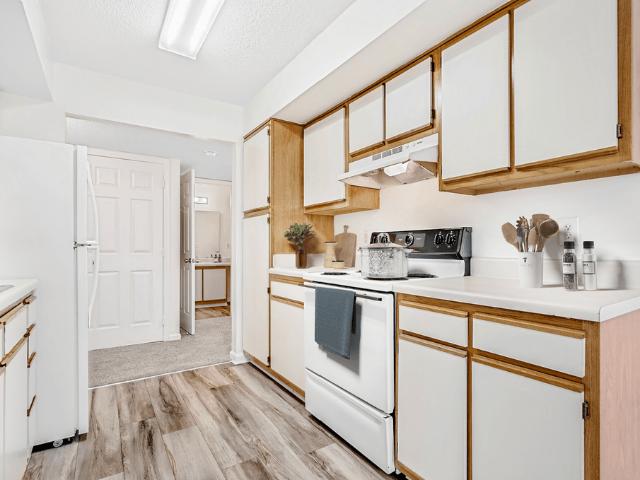Overlooke at Simms Creek Apartments 3 Bedroom Apartment for Rent at 4730 Archean Way, Raleigh, NC 27616