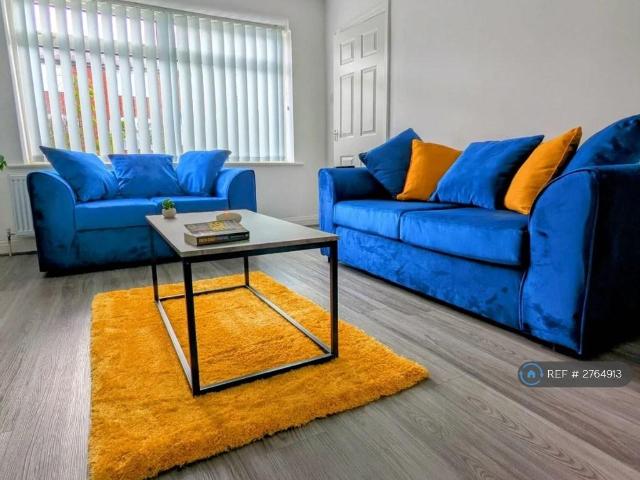 Overlinks Drive, Salford, M6 3 bed semi detached house to rent £3,100 pcm £715 pw