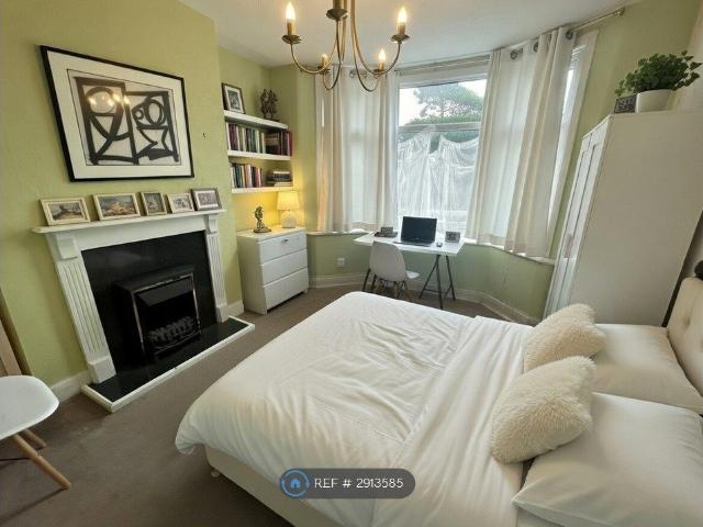 Overndale Road, Bristol BS16, 5 bed semi detached house to rent, £3,200 pcm | PrimeLocation