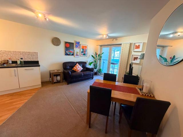 Overstone Court, Cardiff CF10, 1 bed flat to rent, £950 pcm | PrimeLocation