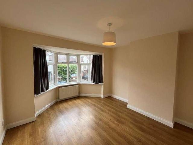 Overstone Road, Harpenden, AL5