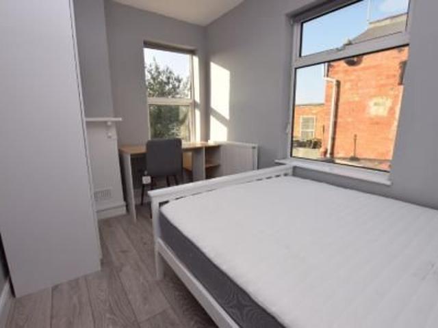 Overstone Road, Northampton, NN1