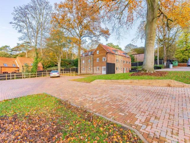 Overstrand Road, Cromer, NR27 2 bed flat to rent £1,150 pcm £265 pw