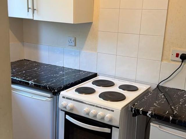 Overton Drive, Romford RM6, 1 bed flat to rent, £1,475 pcm | PrimeLocation