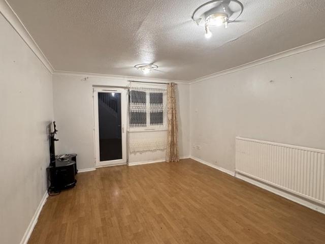 Overton Drive, Romford RM6 2 bed end of terrace house to rent £1,850 pcm £427 pw