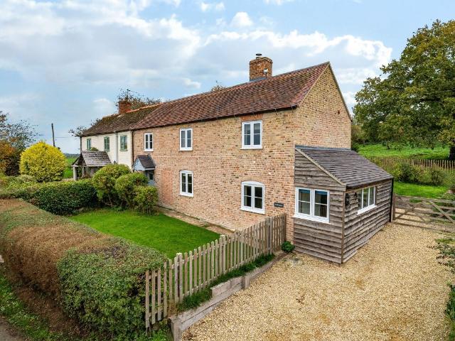 Overton Lane, Arlingham, Gloucester GL2, 2 bed cottage to rent, £1,595 pcm | PrimeLocation
