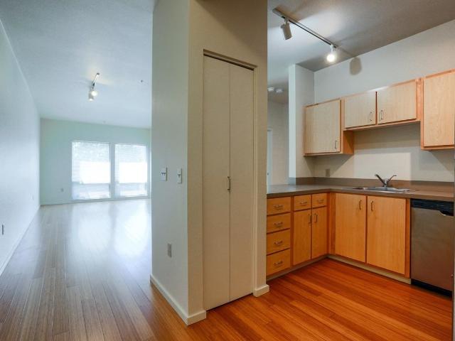 OVERTON PARK APARTMENTS HASM01 1 Bedroom Apartment for Rent at 2315 Nw Overton St, Portland, OR 97210 Northwest District