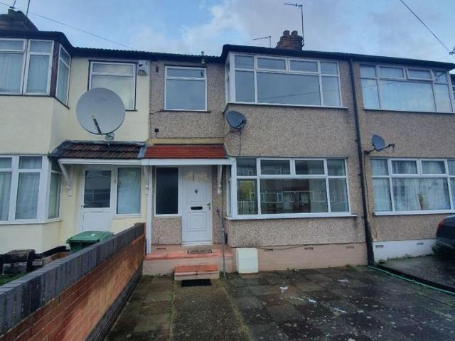 Overton Road, Abbey Wood 3 bed semi detached house to rent £1,900 pcm £438 pw