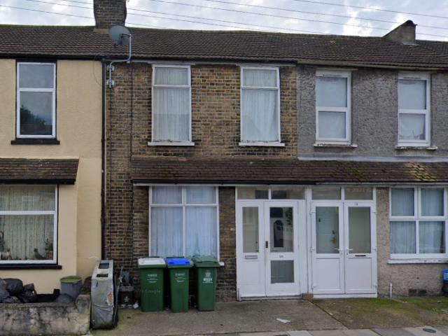 Overton Road, London, SE2 2 bed terraced house to rent £1,950 pcm £450 pw
