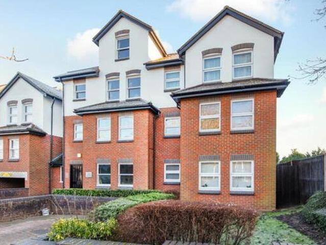 Overton Road, Sutton, Studio Flat For