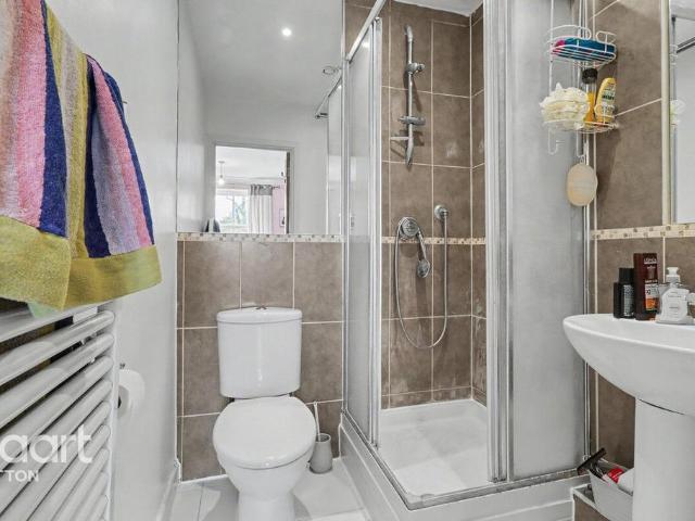 Overton Road, SUTTON 2 bed apartment to rent £1,725 pcm £398 pw