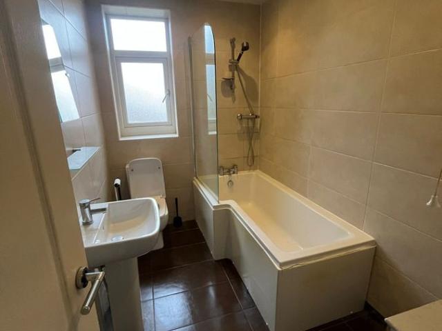 Ovington Grove, Fenham NE5, 4 bed flat to rent, £500 pcm | PrimeLocation