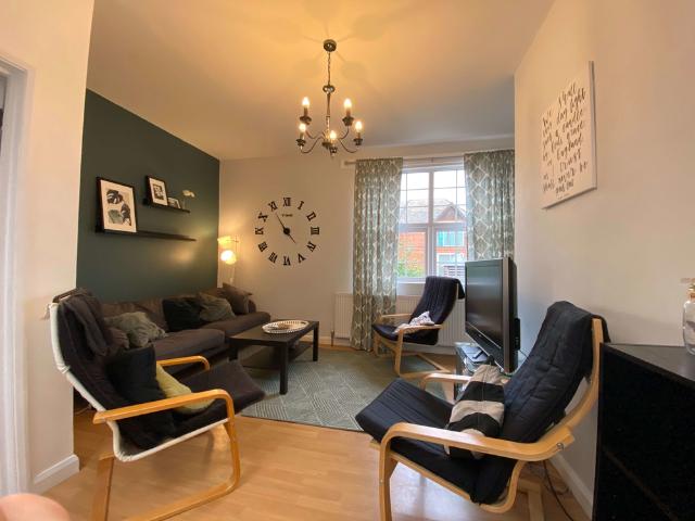 OX Living is proud to present this high quality 6 bedroom co living property, perfect for working professionals looking for stylish, stress free living. Room 2