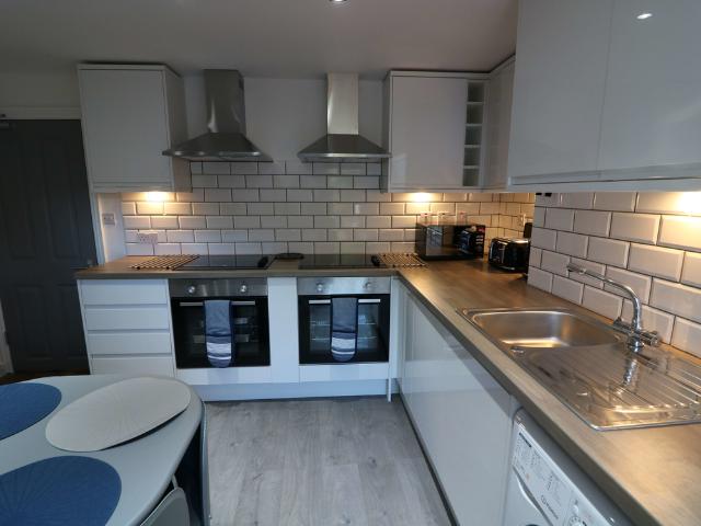 OX Living is proud to present this high quality 6 bedroom co living property, perfect for working professionals looking for stylish, stress free living. Room 4