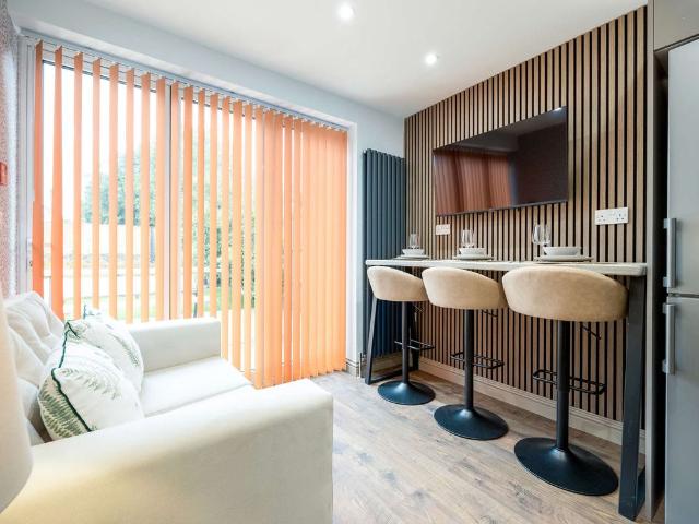 OX Living is proud to present this high quality 7 bedroom co living property, perfect for working professionals looking for stylish, stress free living. Room 3