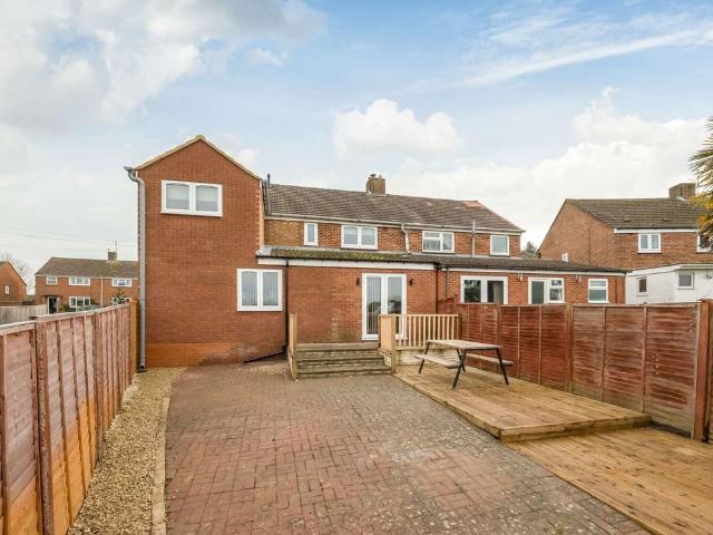 OX Living is proud to present this high quality 7 bedroom co living property, perfect for working professionals looking for stylish, stress free living. Room 6