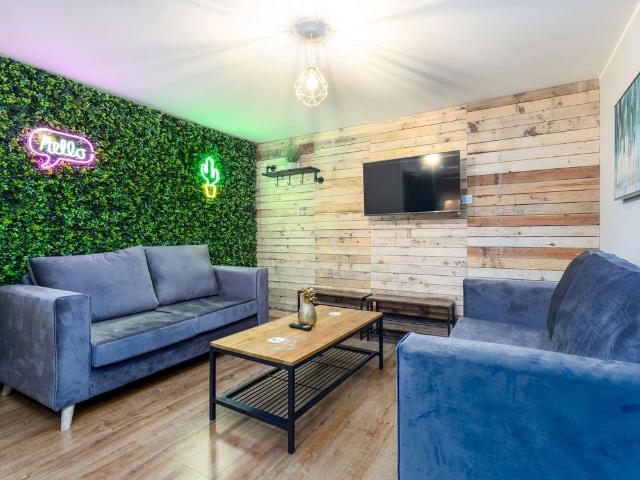 OX Living is proud to present this high quality 7 bedroom co living property, perfect for working professionals looking for stylish, stress free living. Room 6