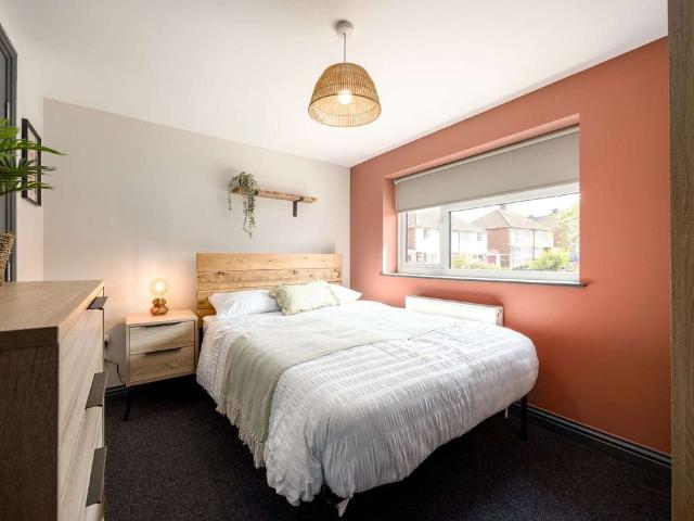 OX Living is proud to present this high quality 7 bedroom co living property, perfect for working professionals looking for stylish, stress free living. Room 7