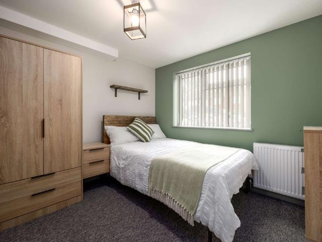 OX Living is proud to present this high quality 8 bedroom co living property, perfect for working professionals looking for stylish, stress free living. Room 6