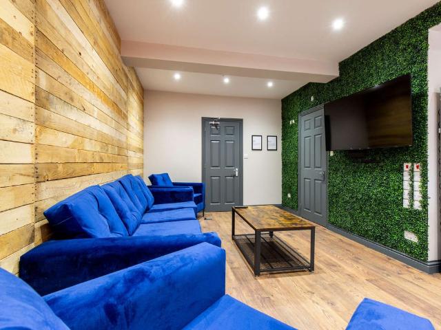 OX Living is proud to present this high quality 8 bedroom co living property, perfect for working professionals looking for stylish, stress free living. Room 7