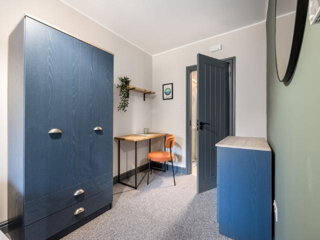 OX Living is proud to present this high quality 9 bedroom co living property, perfect for working professionals looking for stylish, stress free living. Room 3