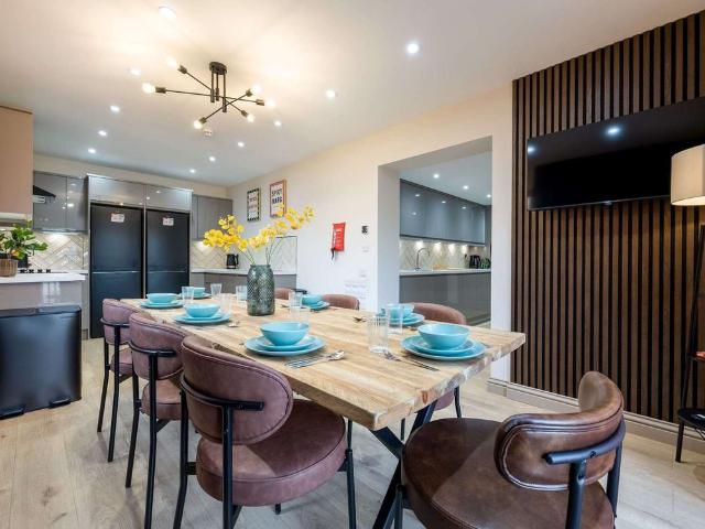 OX Living is proud to present this high quality 11 bedroom co living property, perfect for working professionals looking for stylish, stress free living. Room 6