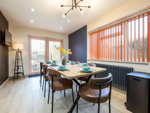 OX Living is proud to present this high quality 11 bedroom co living property, perfect for working professionals looking for stylish, stress free living. Room 8