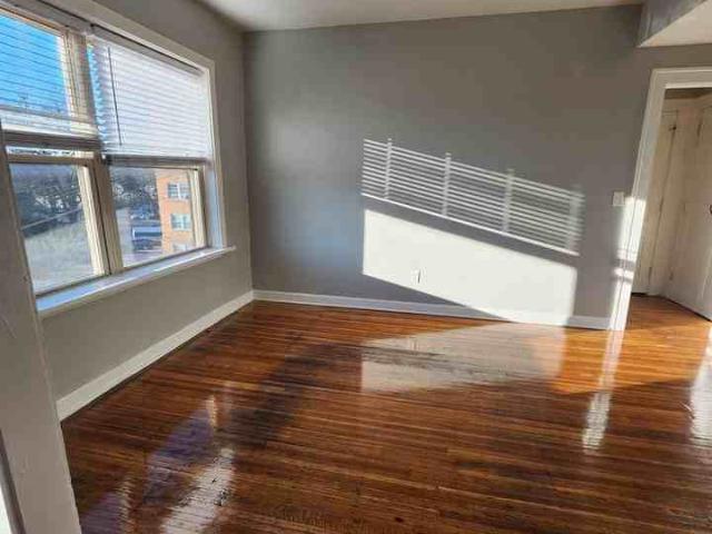 Oxmoor Indy 3 Bedroom Apartment for Rent at 3640 N Meridian St, Indianapolis, IN 46208 Near Northwest Riverside