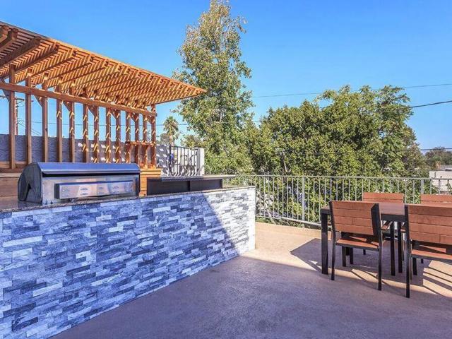 Oxnard Plaza 1 Bedroom Apartment for Rent at 11313 Oxnard St, Los Angeles, CA 91606 Mid Town North Hollywood
