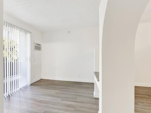 Oxnard Plaza 1 Bedroom Apartment for Rent at 11313 Oxnard St, Los Angeles, CA 91606 Mid Town North Hollywood