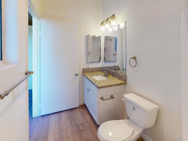 Oxnard Plaza Studio Apartment for Rent at 11313 Oxnard St, Los Angeles, CA 91606 Mid Town North Hollywood