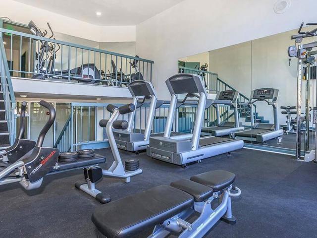 Oxnard Plaza Studio Apartment for Rent at 11313 Oxnard St, Los Angeles, CA 91606 Mid Town North Hollywood