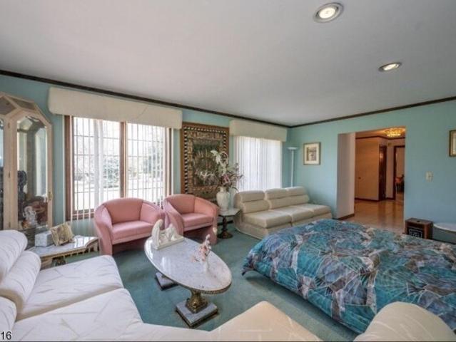 Oxbow Ln, Hardyston, Home For Sale