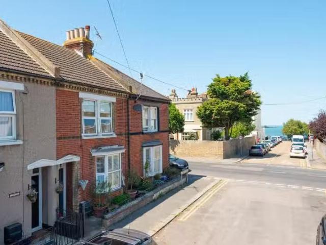 Oxenden Street, Herne Bay 4 bed terraced house for sale £400.