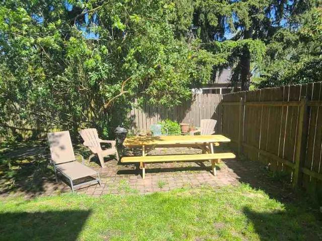 Oxford 2 Bedroom Apartment for Rent at 940 24th Ave, Seattle, WA 98122 Mann