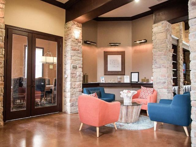 Oxford at Country Club 1 Bedroom Apartment for Rent at 2800 W Baker Rd, Baytown, TX 77521