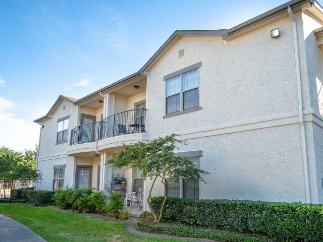 Oxford at Estonia 3 Bedroom Apartment for Rent at 8200 Micron Dr, San Antonio, TX 78251 Timber Ridge