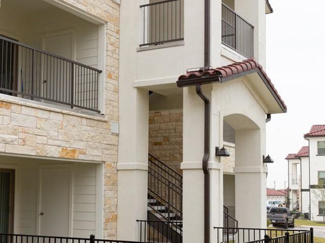 Oxford at Santa Clara 1 Bedroom Apartment for Rent at 1701 S Heatherwilde Blvd, Pflugerville, TX 78660