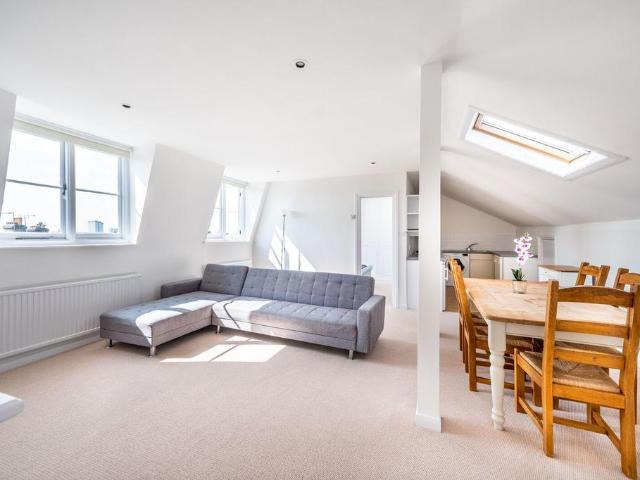 Oxford Gardens, North Kensington. 1 bed flat to rent £2,900 pcm £669 pw